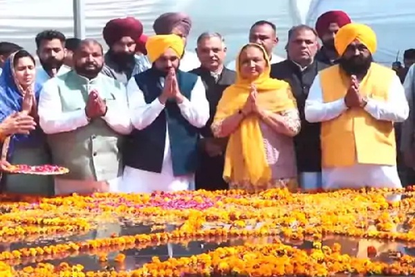 CM Bhagwant Mann paid tribute to Shaheed-e-Azam Bhagat Singh - uttamhindu.com