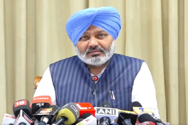 पंजाब कैबिनेट मीटिंग के फैसलों की जानकारी देते हुए वित्त मंत्री हरपाल चीमा Live - uttamhindu.com