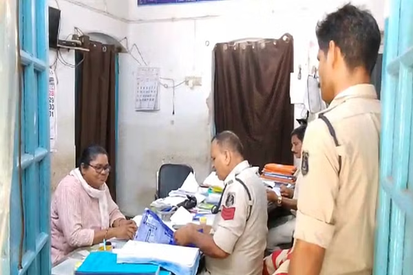 रिटायर्ड अधिकारी से 54 लाख की ठगी, अपराधियों ने ऐसे बनाया शिकार - uttamhindu.com