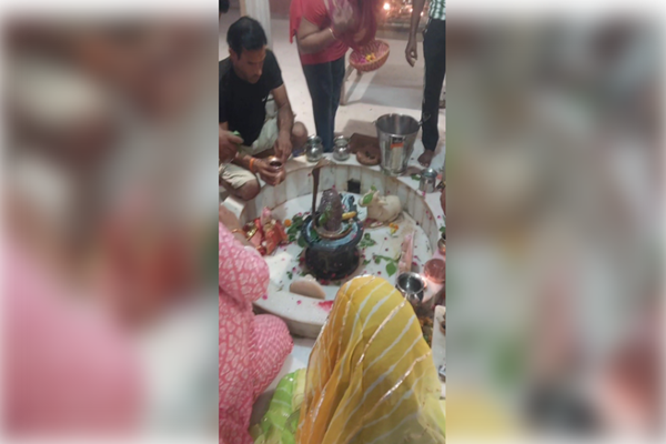 सावन का तीसरा सोमवार, एनसीआर के मंदिरों में लगी है श्रद्धालुओं की कतार ...