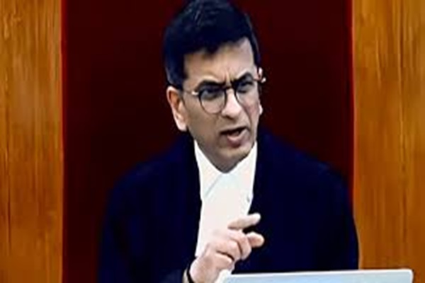 'पहले मेरी बात सुनिए... नहीं तो कोर्ट से बाहर कर दूंगा', ममता के ...