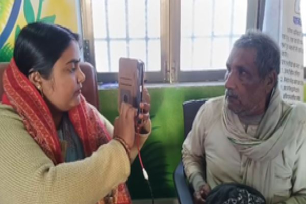 ‘प्रधानमंत्री आयुष्मान योजना’ से संतुष्ट हैं, 5 लाख तक का इलाज करा सकेंगे : लाभार्थी ...