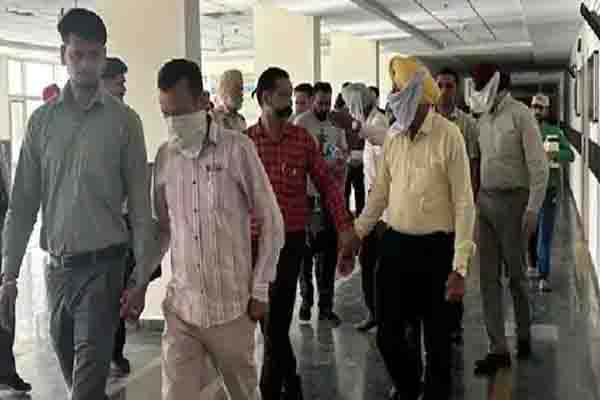 मोगा सेक्स स्कैंडल: 4 पूर्व पुलिस अधिकारियों को कोर्ट ने सुनाई 5-5 साल की सजा, 2-2 लाख का ...