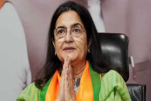 तिरंगा यात्रा के दौरान किरण चौधरी हिसार में चक्कर खाकर गिर पड़ीं - uttamhindu.com