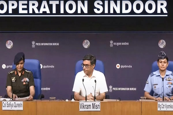 9 आतंकी ठिकाने, 25 मिनट की एयर स्ट्राइक और सब बर्बाद... कर्नल सोफिया और विंग कमांडर व्योमिका ने ...